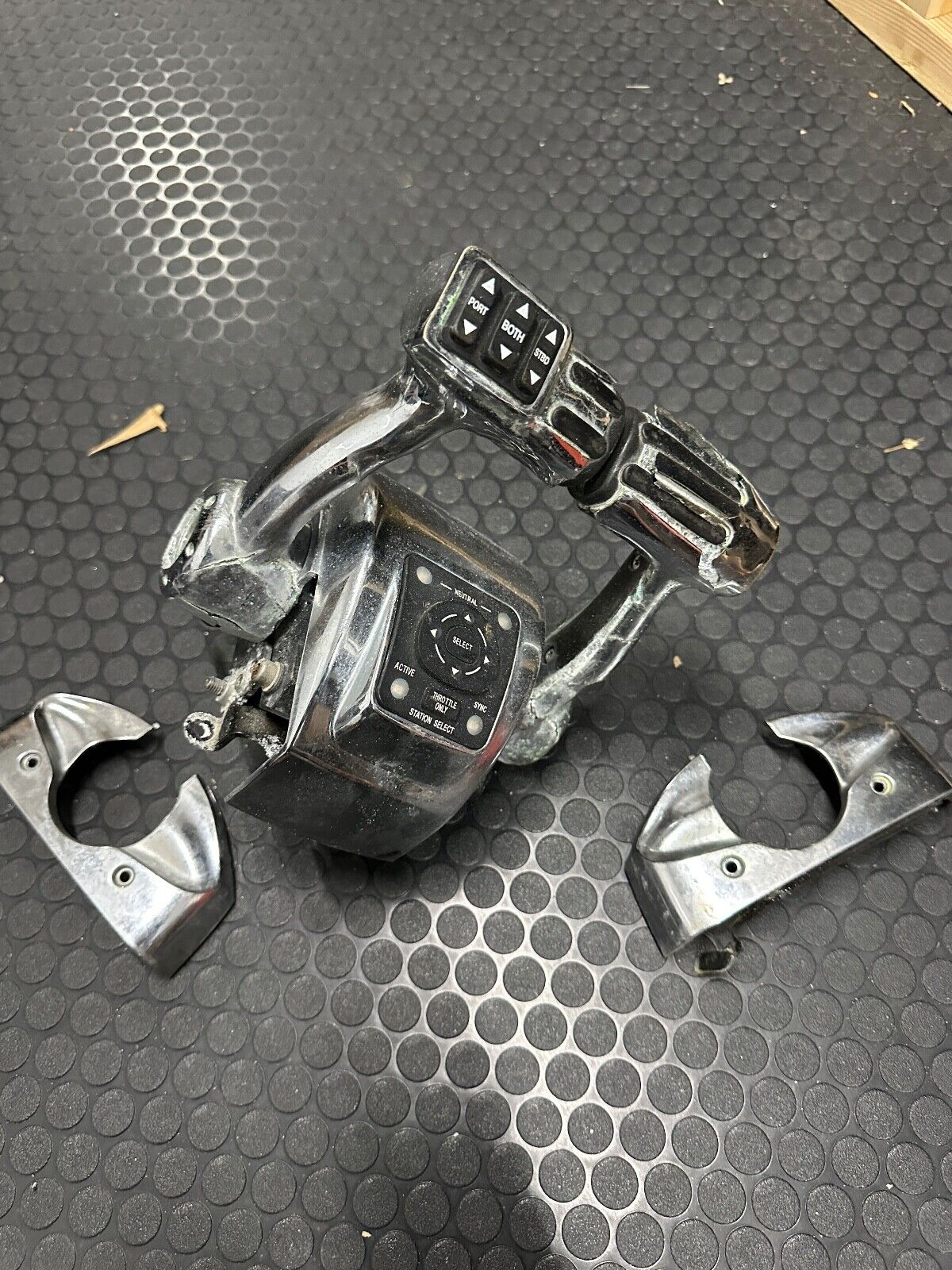 Mercury DTS Dual Binnacle Verado Dual Throttle Remote Control Shifter ...